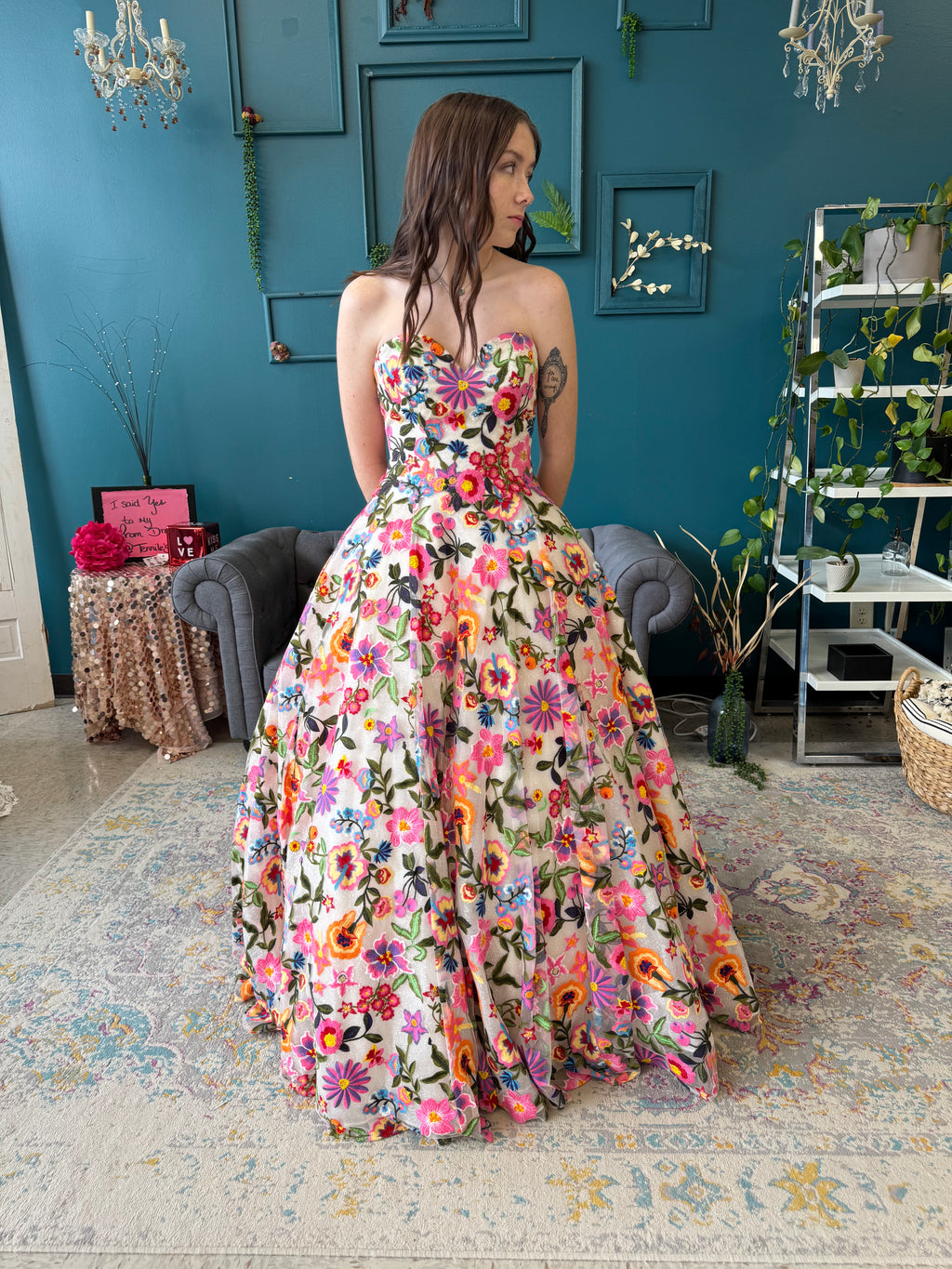 16176 – Tennile's Boutique and Formals