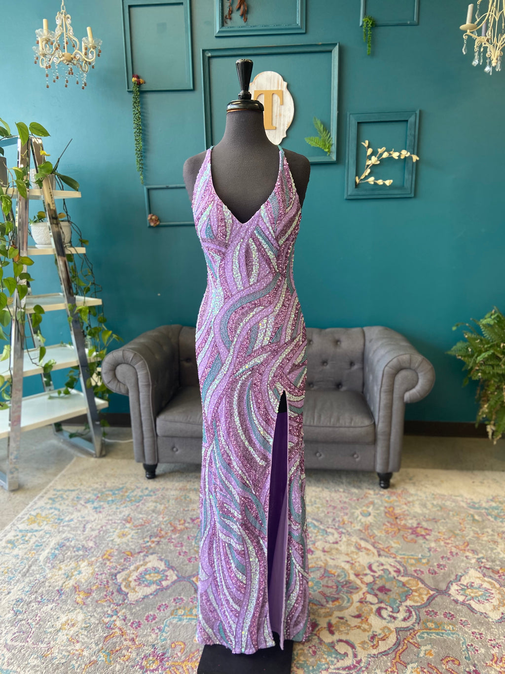 61642 – Tennile's Boutique and Formals